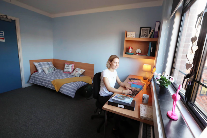 Aberdare Hall - Study - Cardiff University